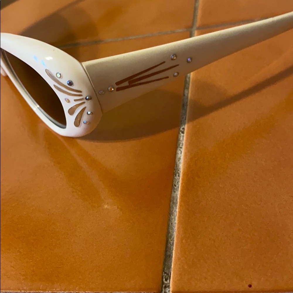 Very Vintage Sun Glasses - Gem